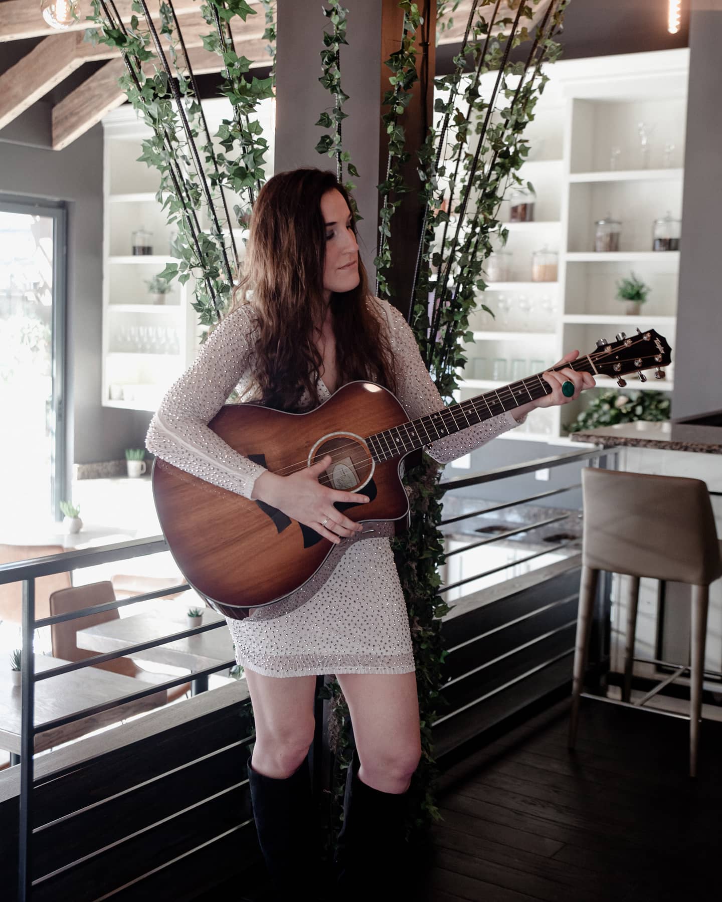 Wine & Music featuring Leah Fuls & Smithwurst – Setter Ridge Vineyards